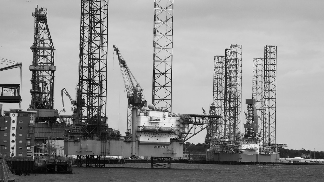 Fraying Ties - The Changing Face of the UK Oil and Gas Industry - RGS