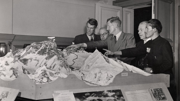 Everest scale model | RGS